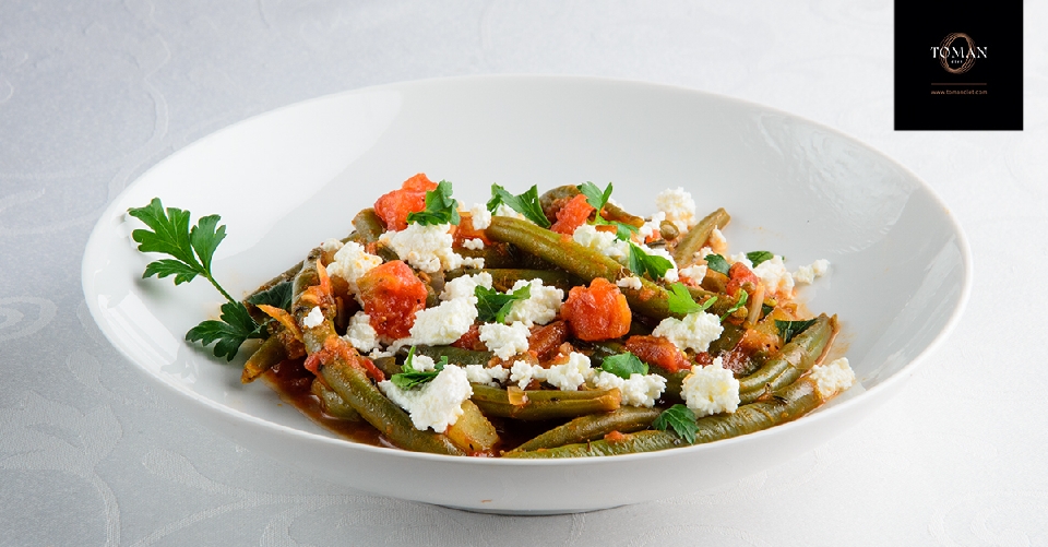 Görög paradicsomos zöldbab zsírszegény túróval és zöldfűszerekkel ...